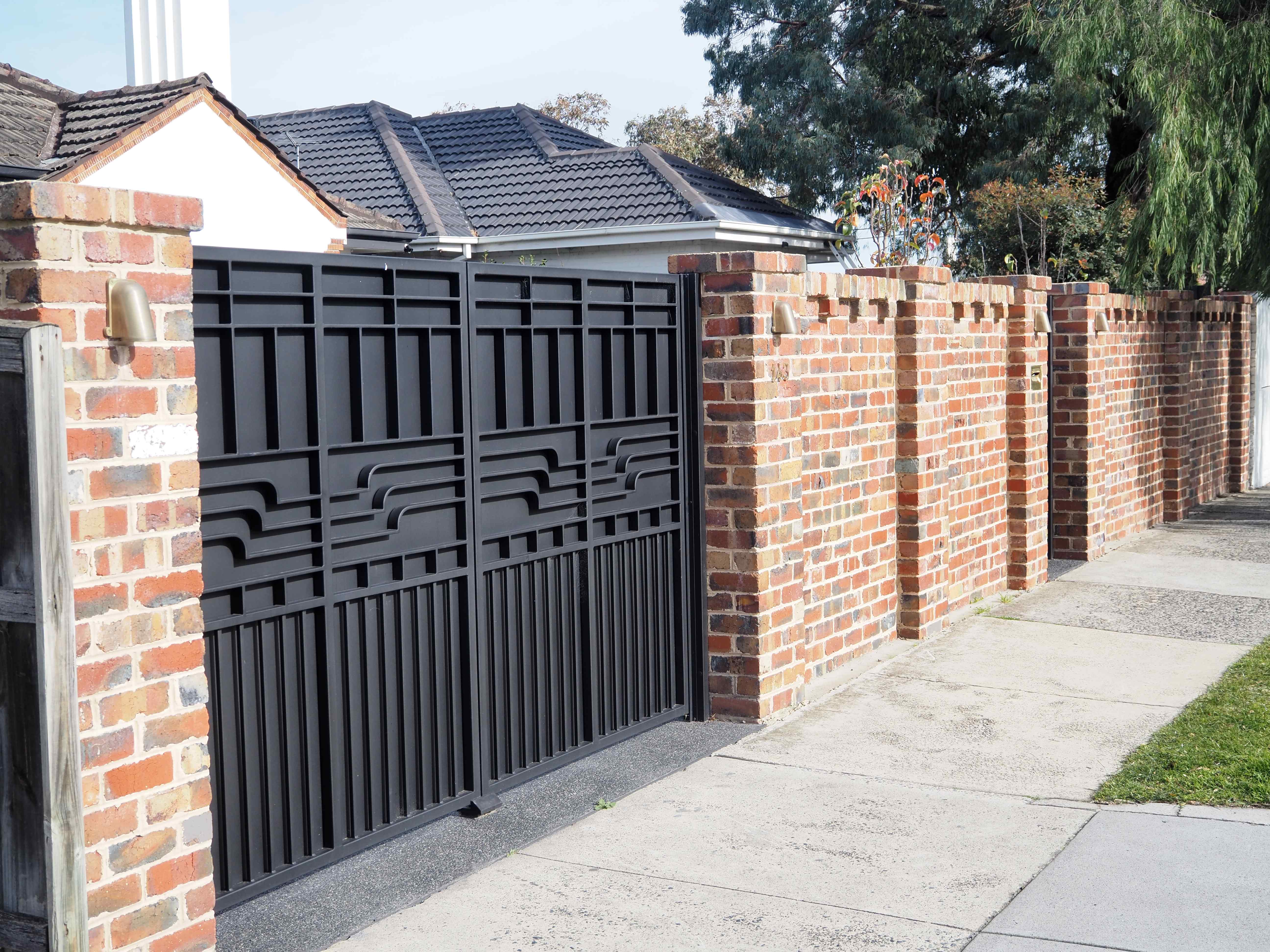 Dwyer Brick Fences | Brickwork Projects and Videos