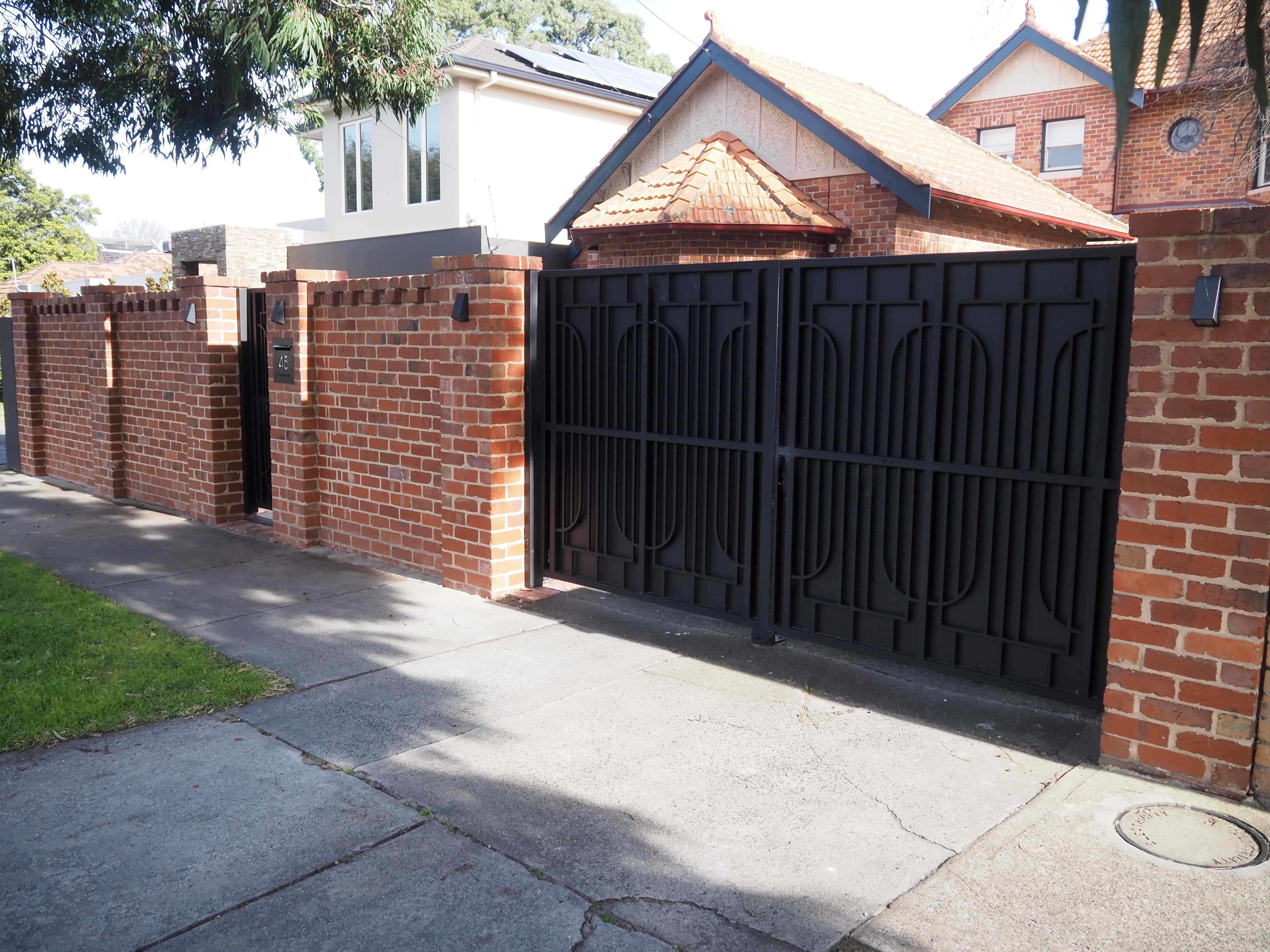 Dwyer Brick Fences | Brickwork Projects and Videos