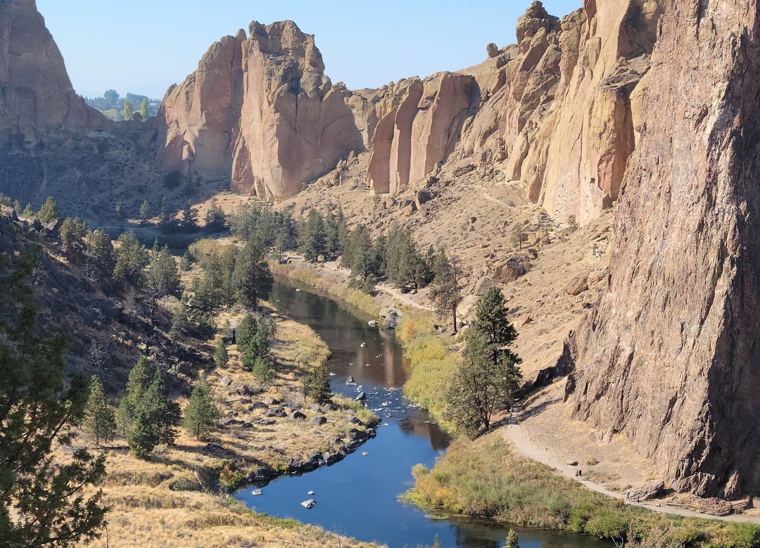 Climbing Closures to protect nesting of Smith Rock State Park raptors
