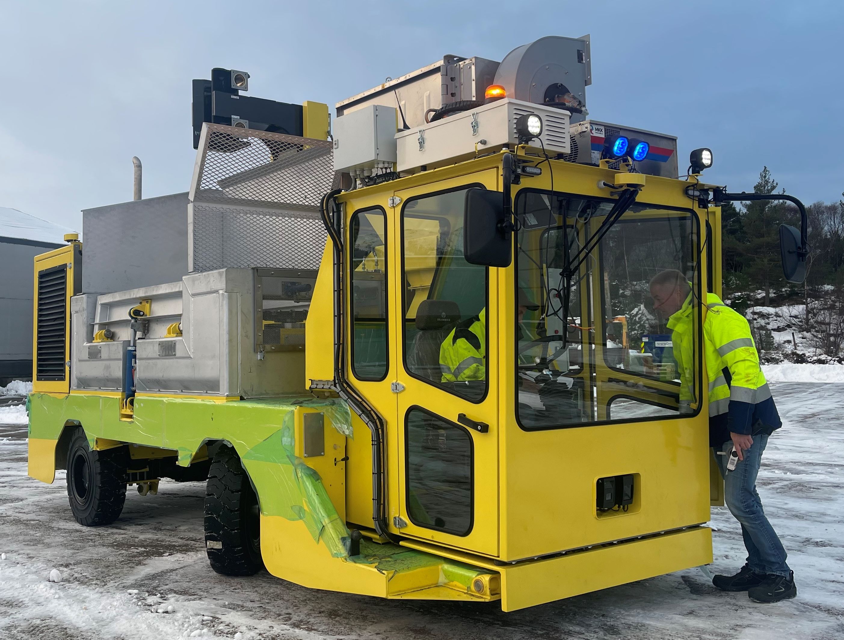 Anode Grinding Vehicle