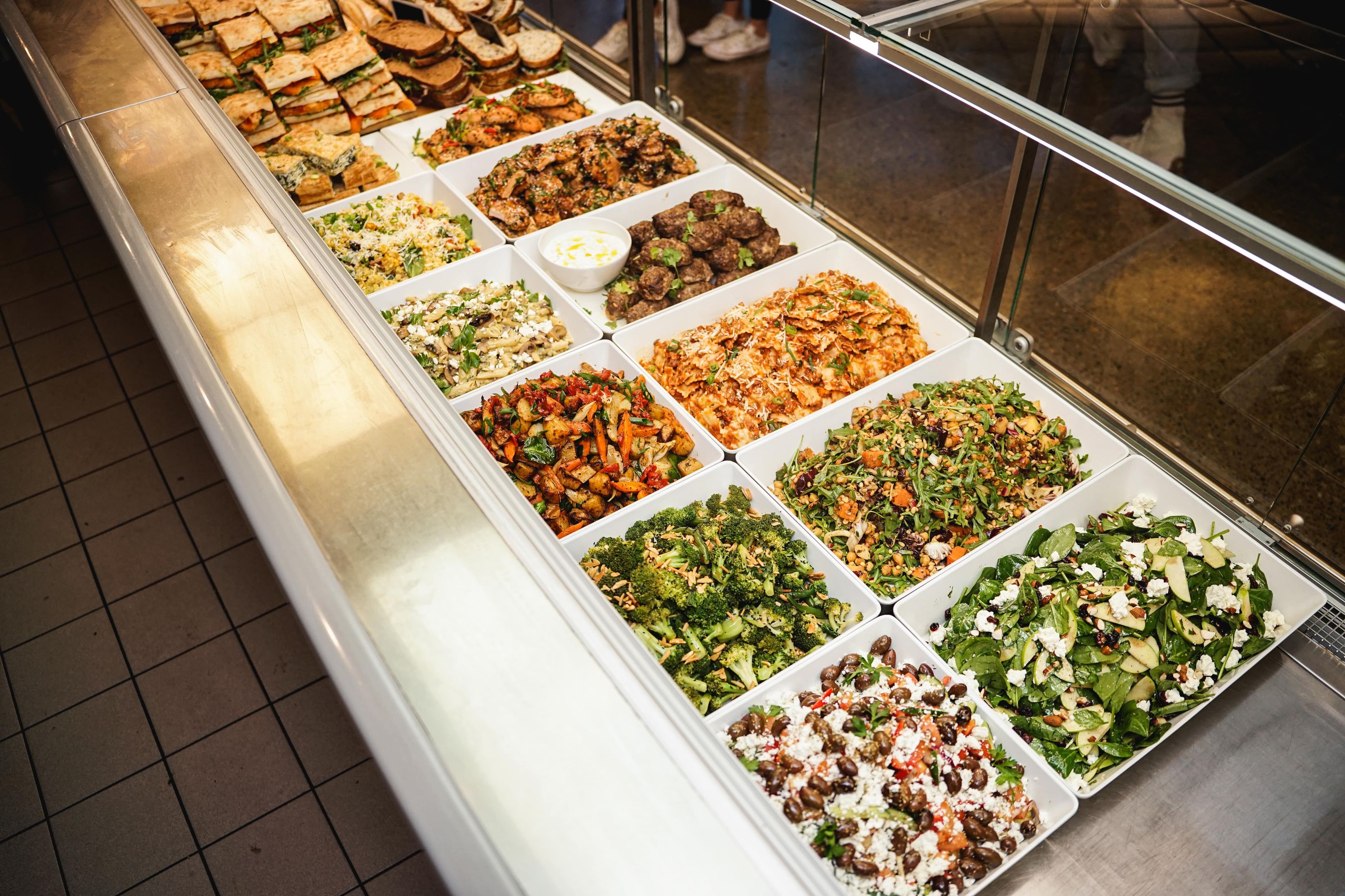 Universal Cafeteria | Your Local Cafe for Quality Meals