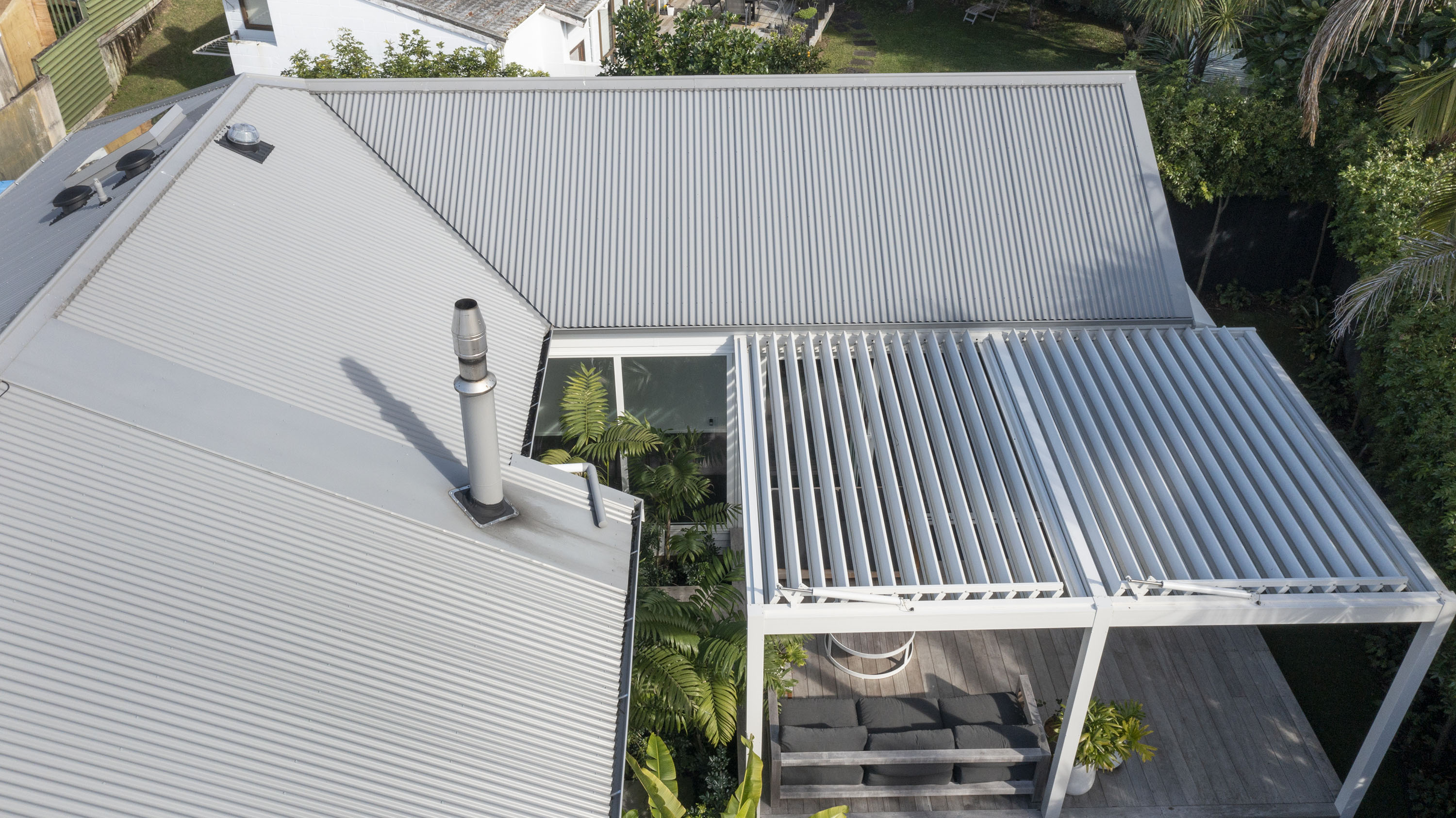 Deep Profile of TrueOak™ Corrugate Creates Striking Roof for Auckland Home