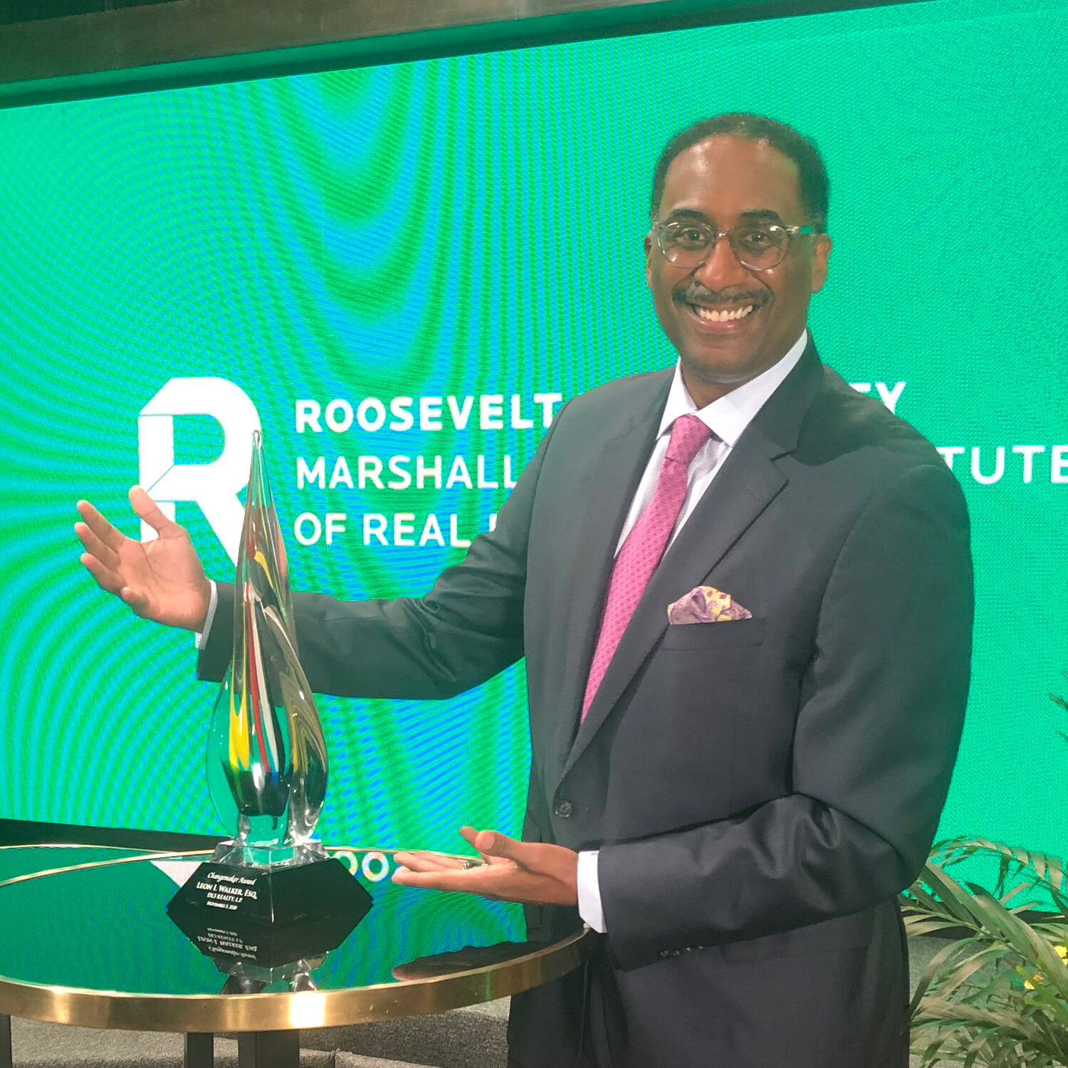 Leon Walker receives 2020 Changemaker Award from Roosevelt University