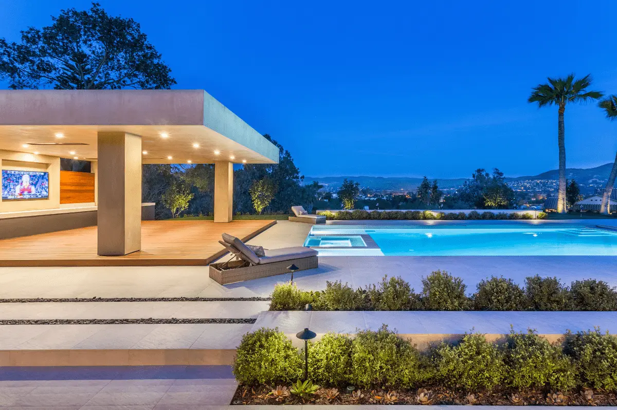 Richard Lusk: Premier Landscapes, Pools and Construction