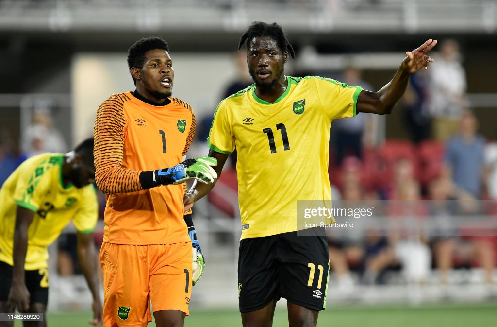 How to defend in football? Behavior of the back four | Coachbetter Blog ...