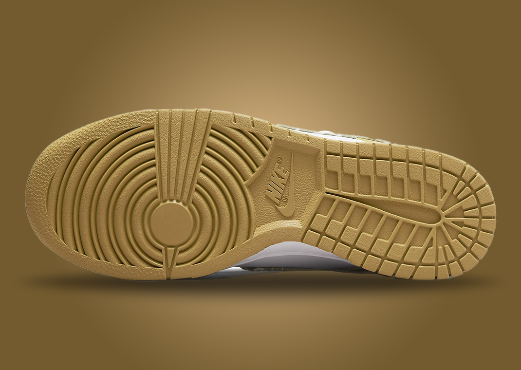 Two More Nike Dunks Join The Paisley Pack - Sneaker News