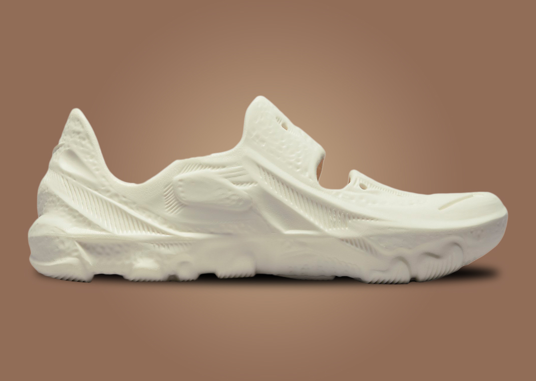 Nike ISPA Enters The Foam Slip-On Game With The Universal Silhouette ...