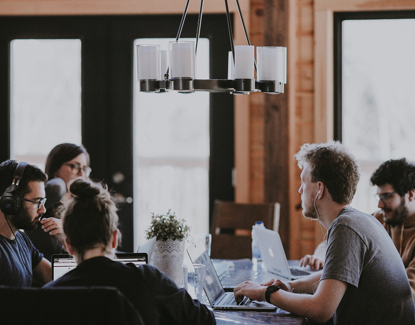 Why Managing Your Customer Service In-House is Better for Your ...