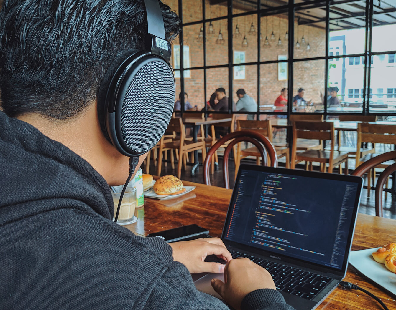 Understanding Headless Commerce in Five Minutes | Barrel