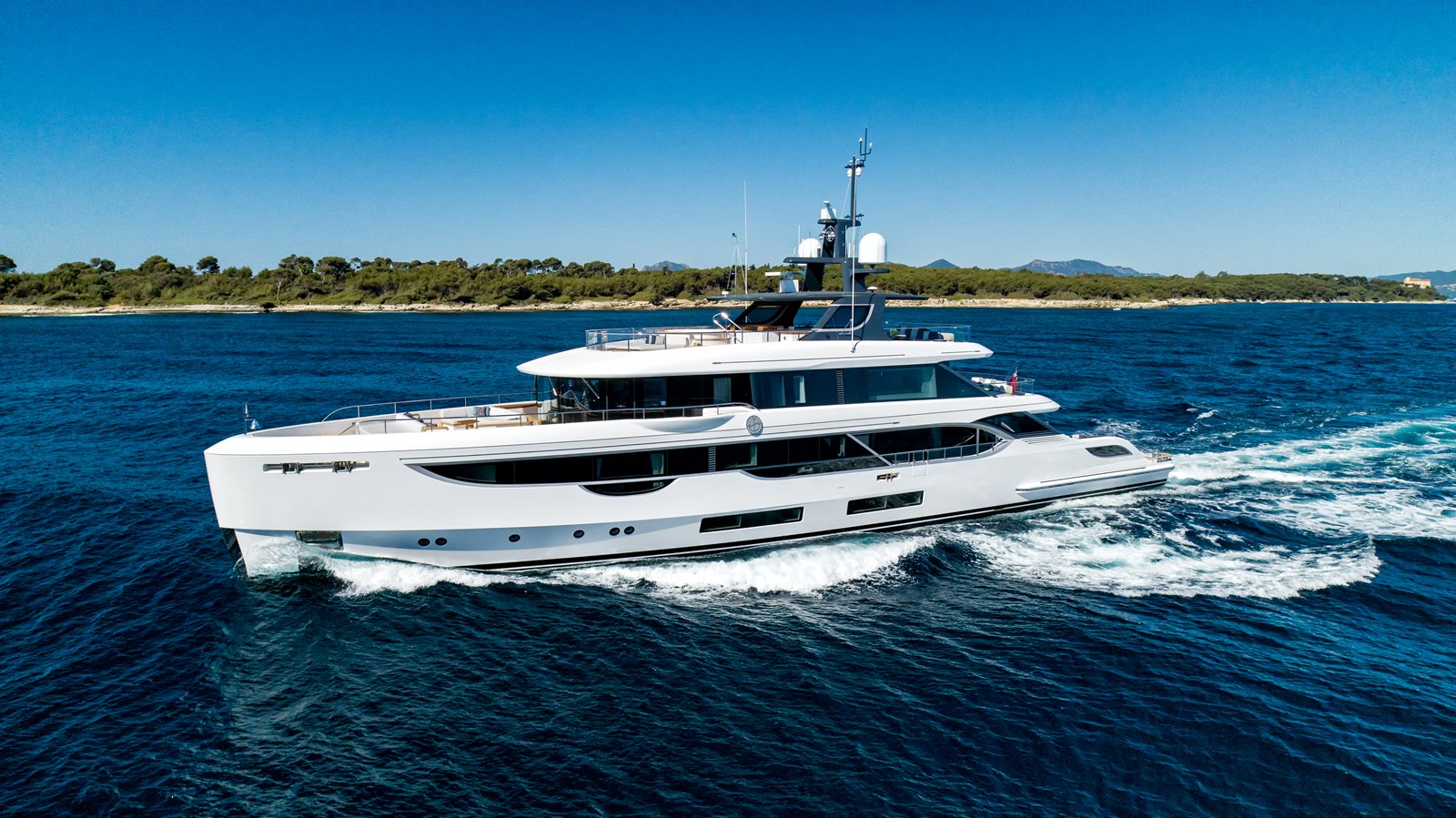 NORTHERN ESCAPE | Barton Yachts