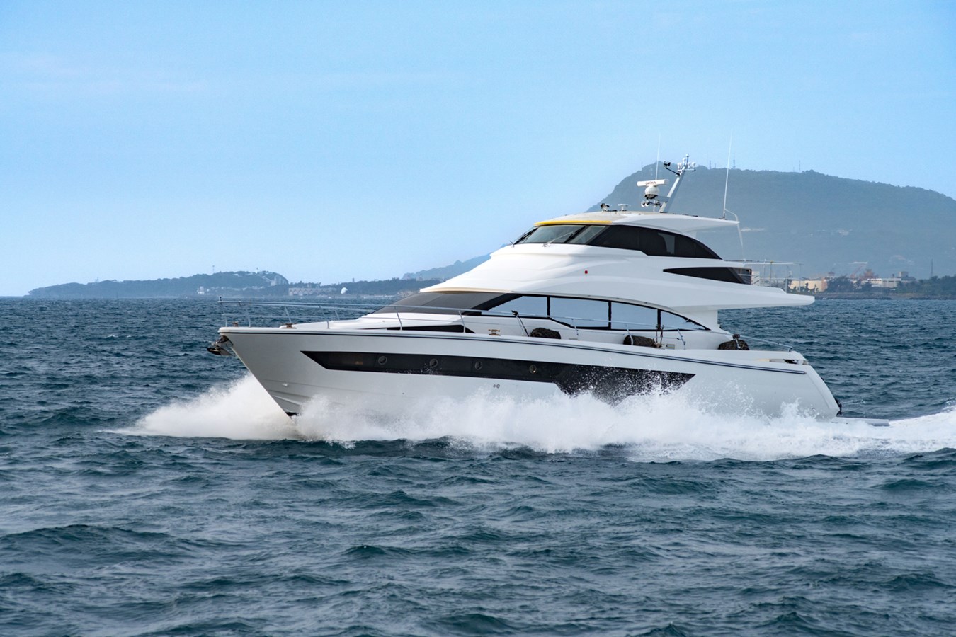 JOHNSON 70' SKYLOUNGE 2024 | Barton Yachts