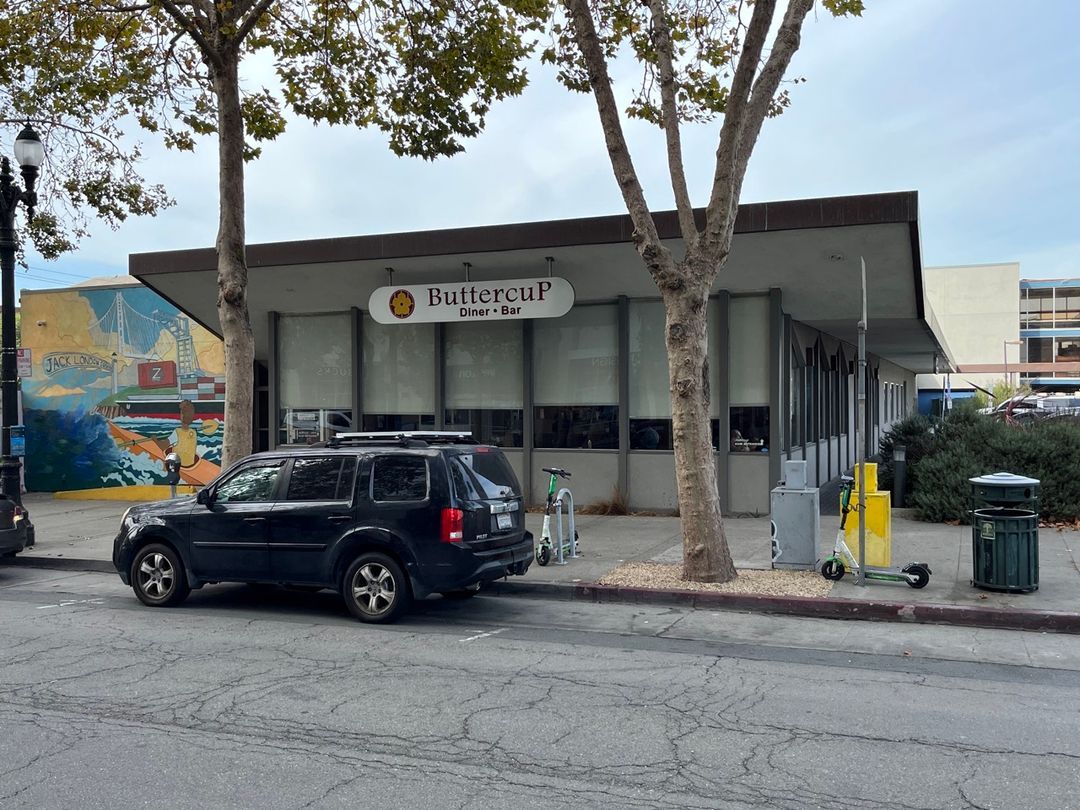 ButtercuP Dinner & Bar - An East Bay Tradition