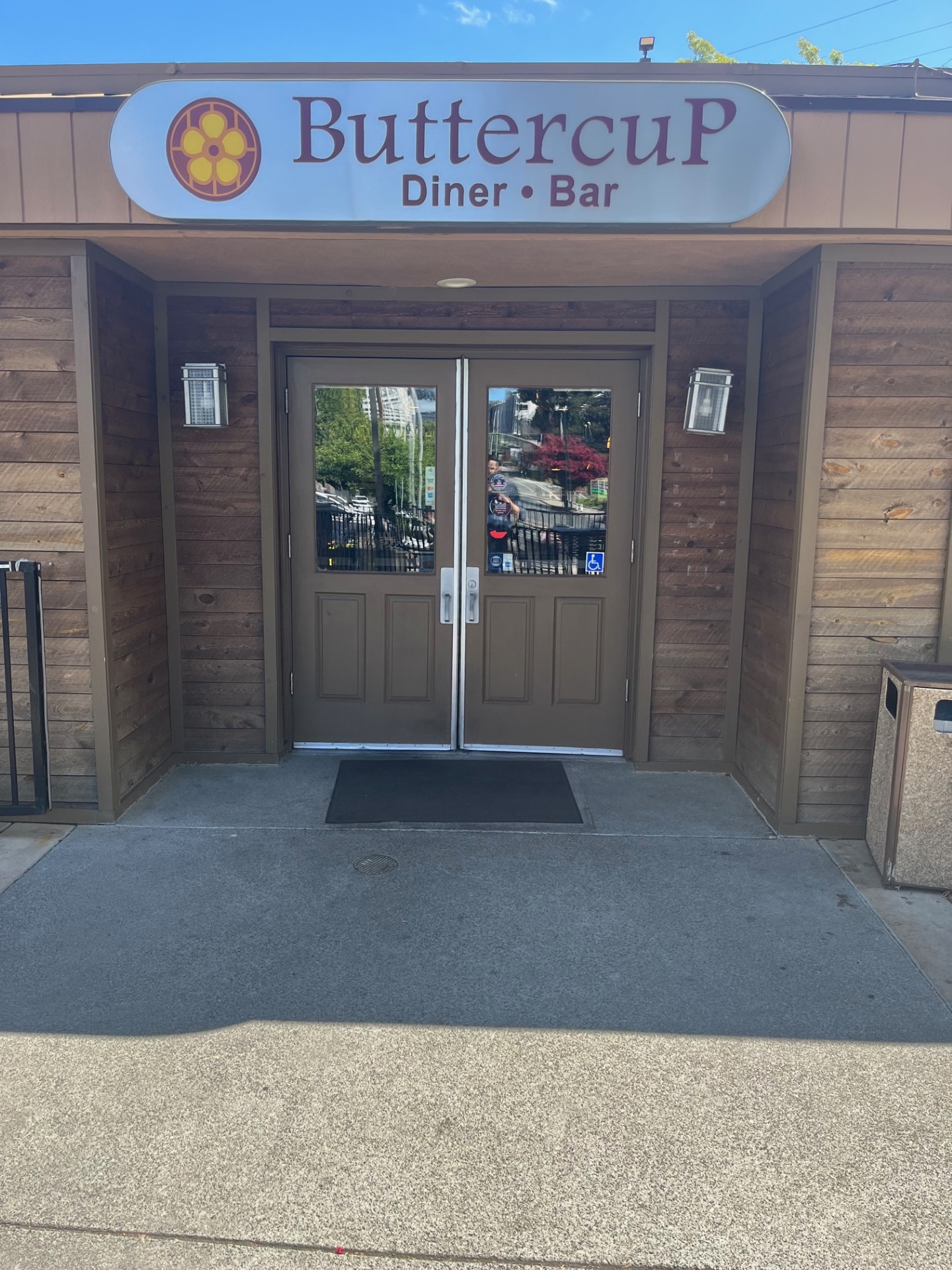 ButtercuP Dinner & Bar - An East Bay Tradition