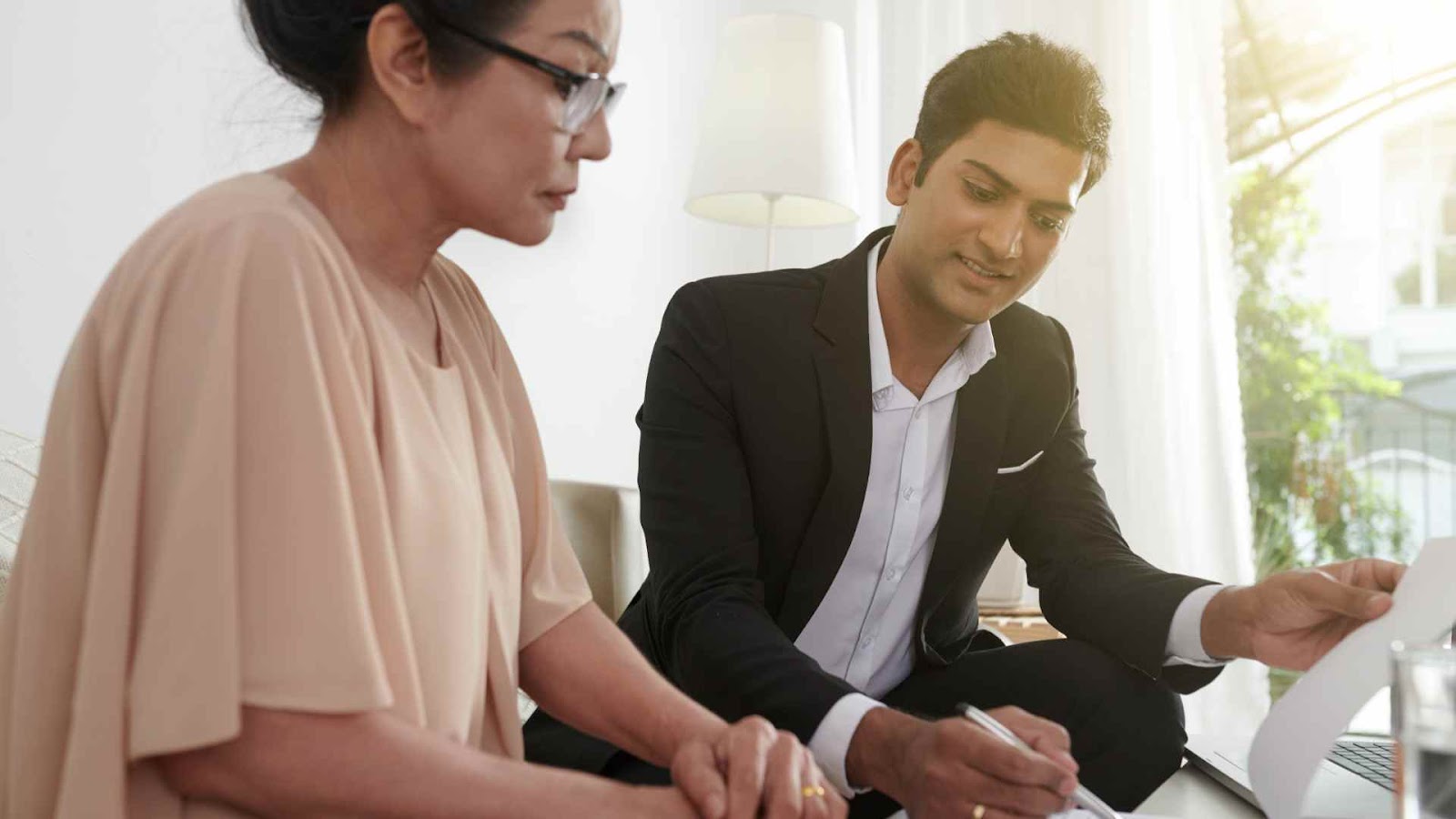 How to find the right professional financial advisor for you