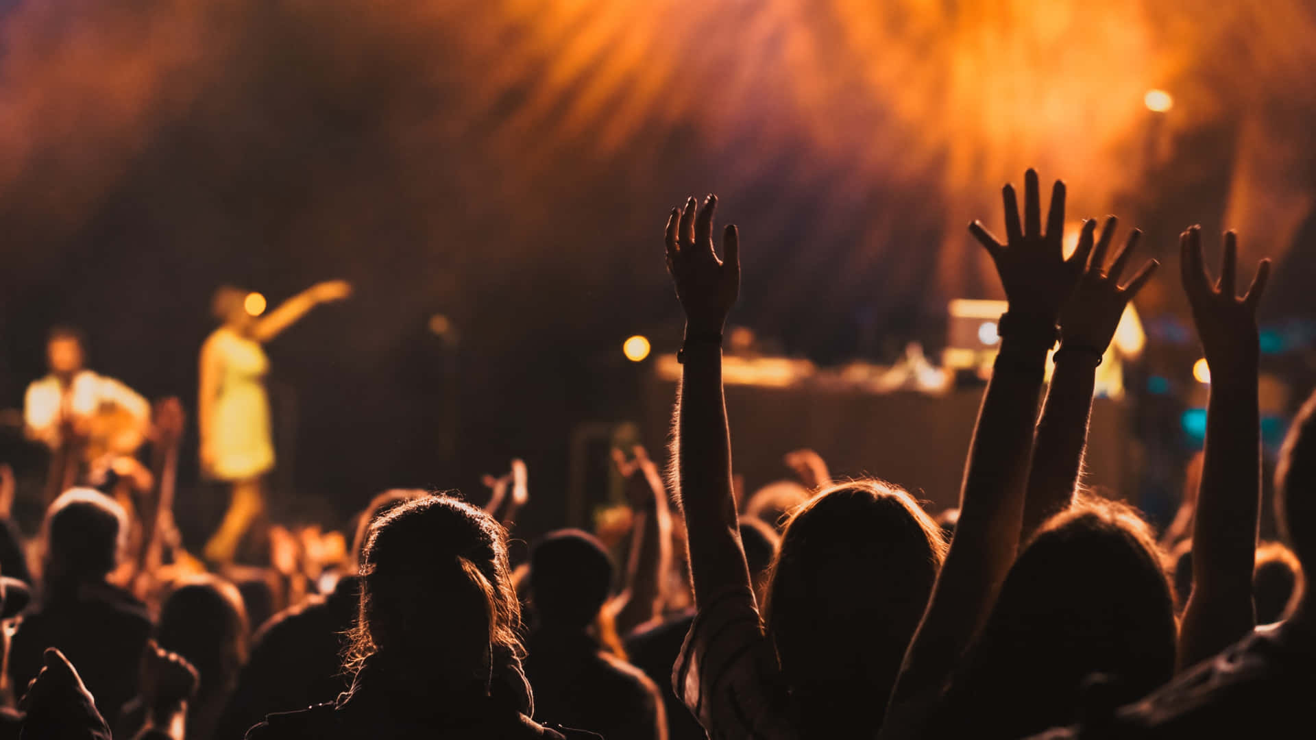 Concert Crowd Surge: Tips to Increase Participation and Energy