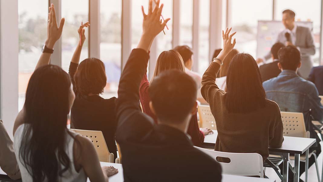 Maximize Collaboration at Seminars: Expert Tips