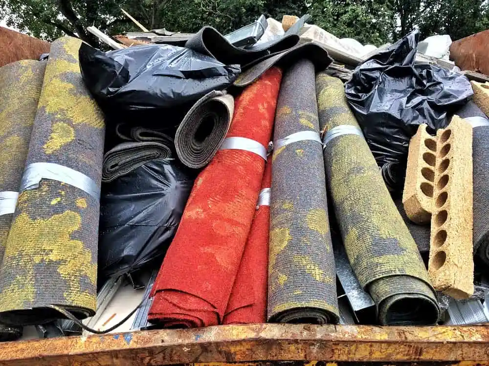 Spring Cleanup: Using Dumpster Rental for Clear Out🌱