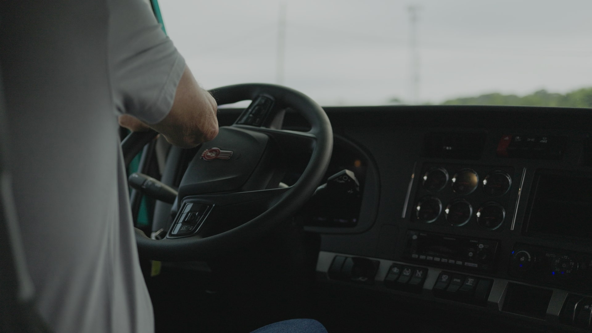 Service One Trucking