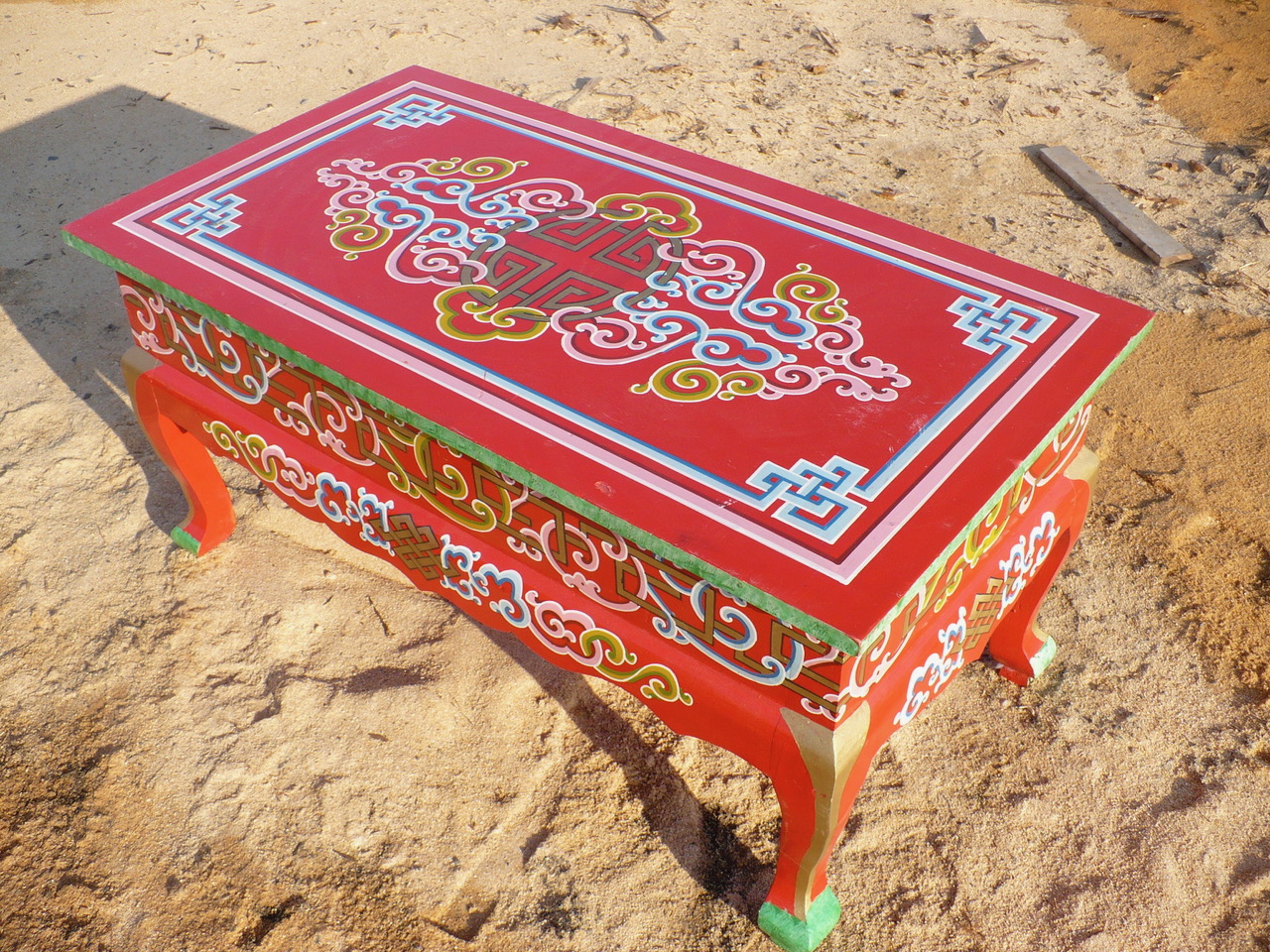 Table – Curved Legs – Large | Furniture | Groovy Yurts