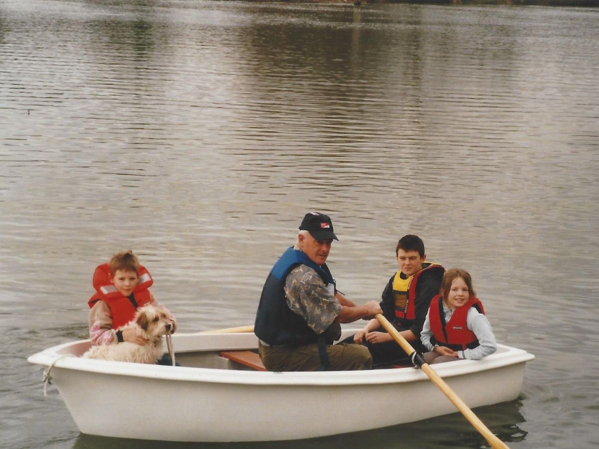 Swan Rowing Boat - Heyland Marine