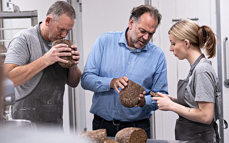 Bussing Brood - Brood met de hoofdletter B