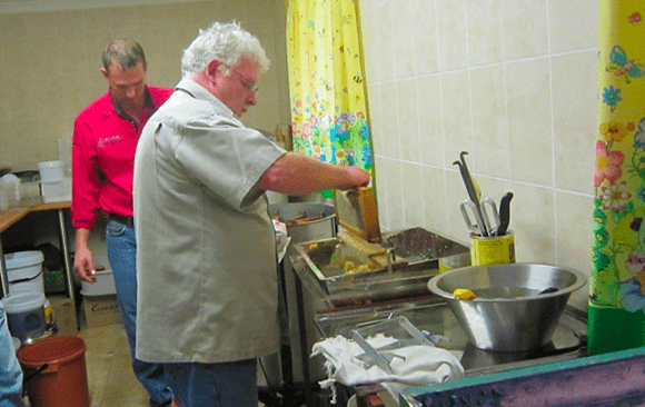 Beekeeping Training Courses by BeeQuipmentSA