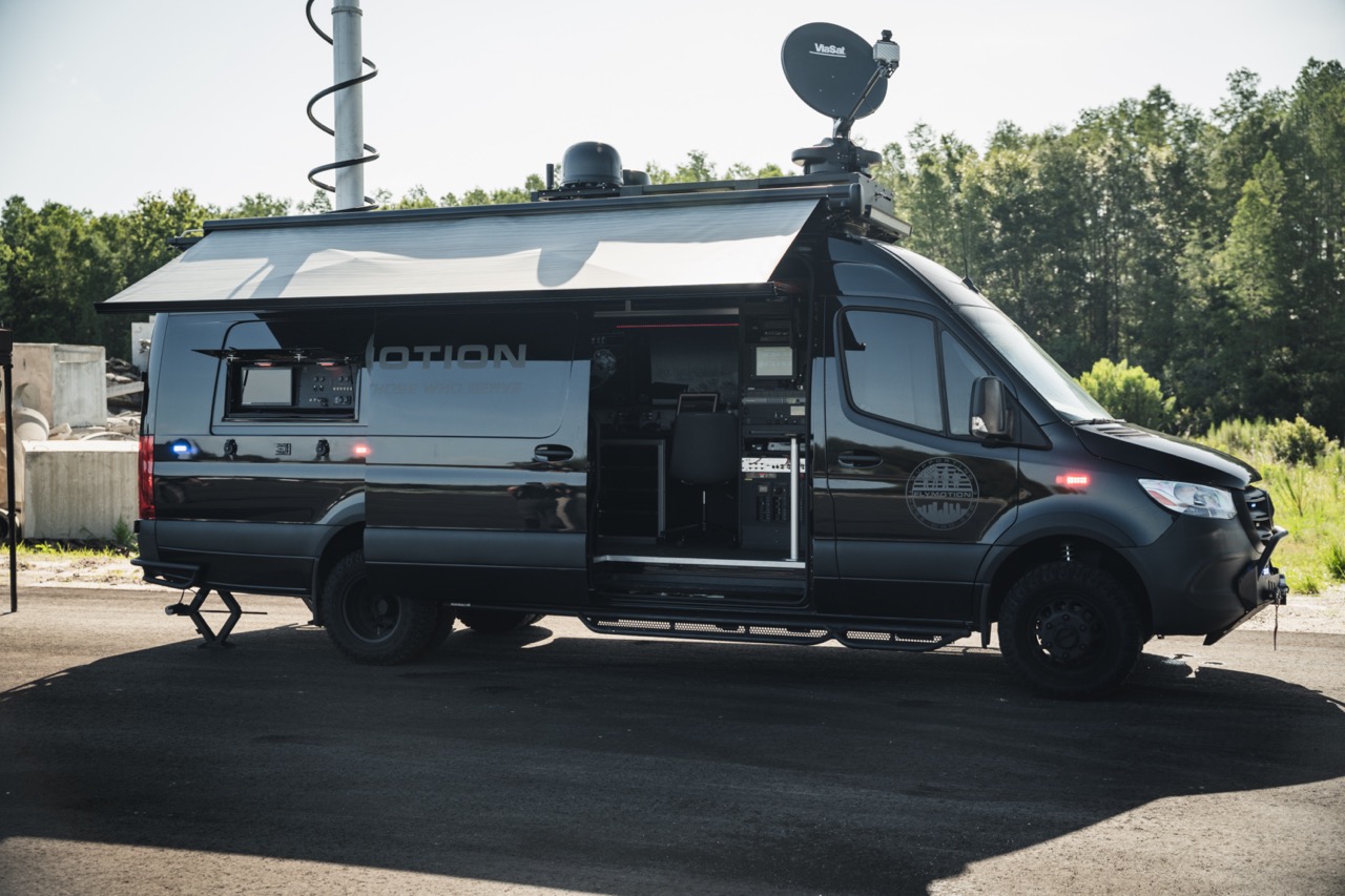 Trident Mobile Command Vehicle | FlyMotion