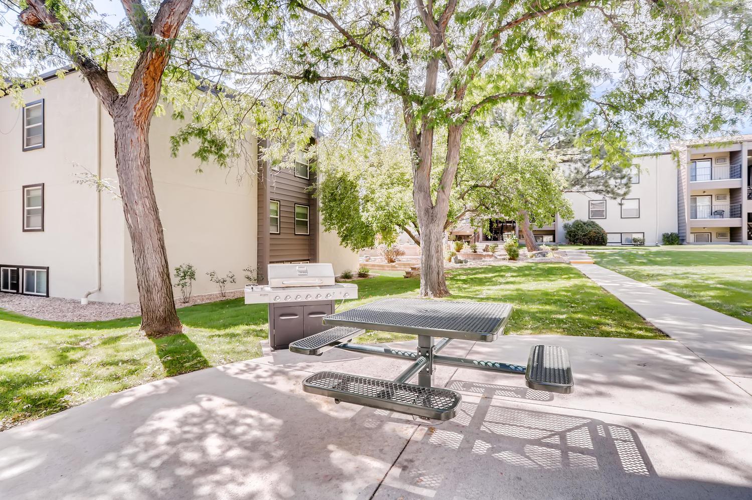 Luxury Apartment Greeley - Greeley Apartment for Rent | Sterling Heights