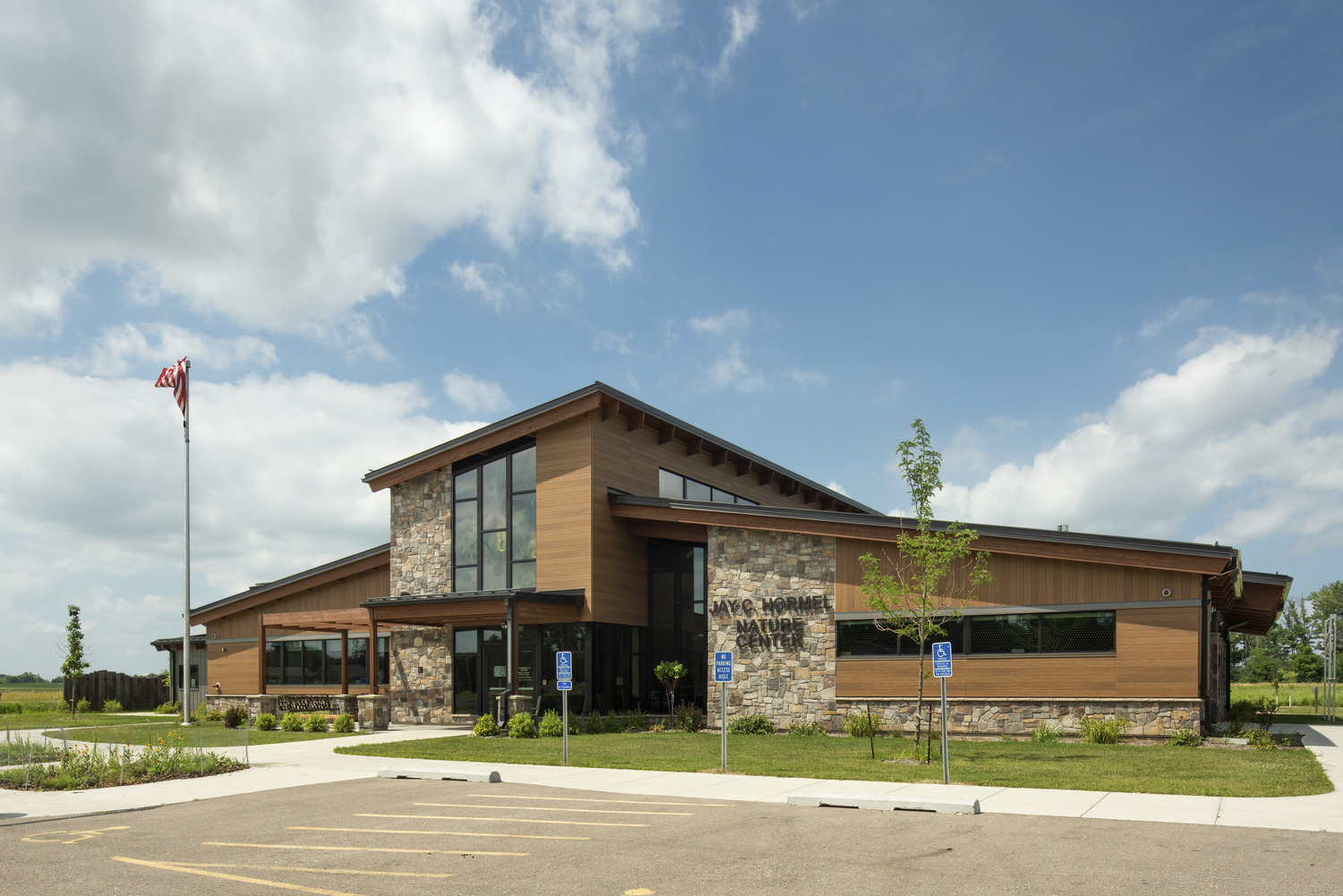 Jay C. Hormel Nature Center Case Study | ISG Inc