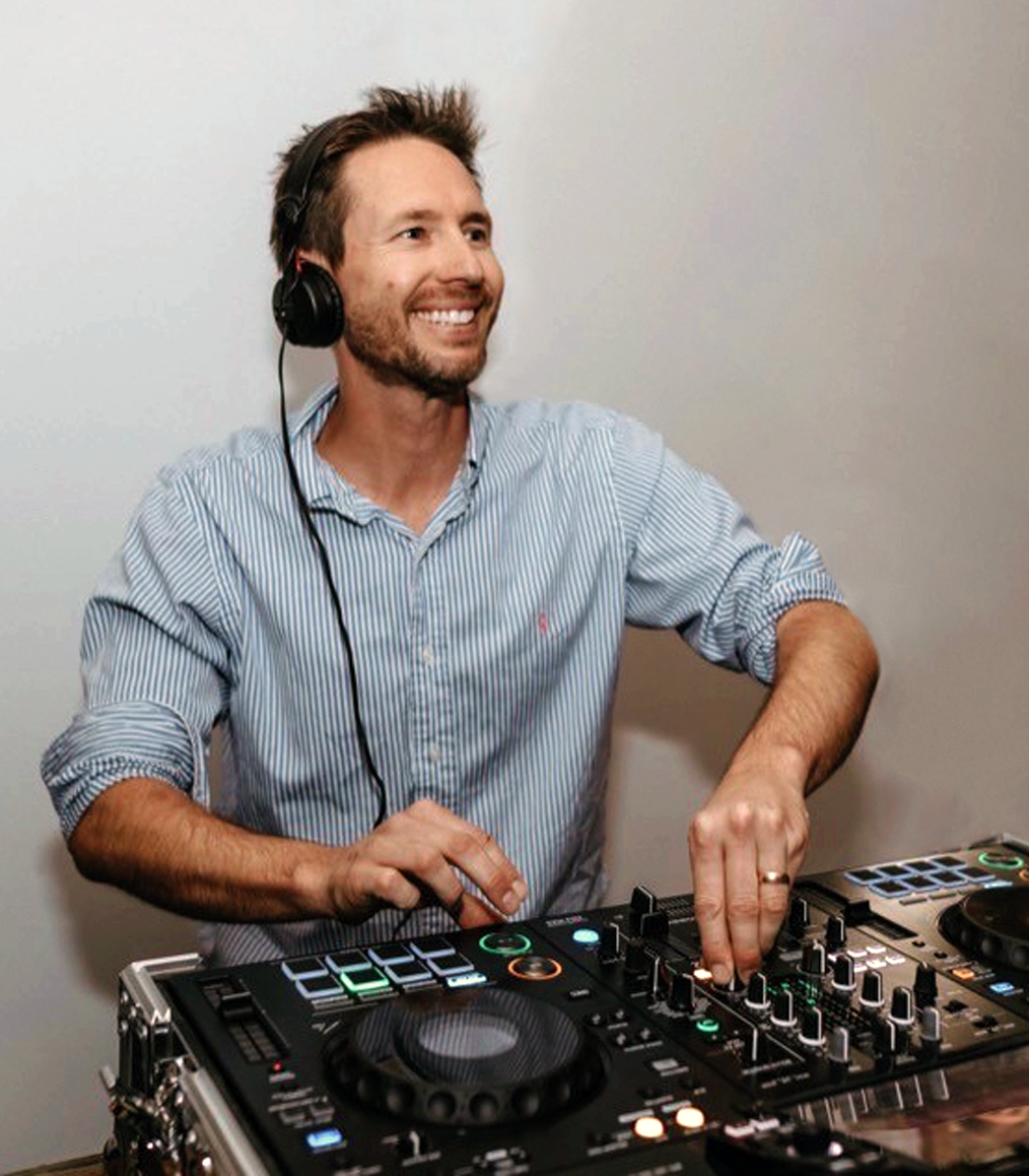 I’m Luke, the sole wedding DJ at Vineyard Vibes