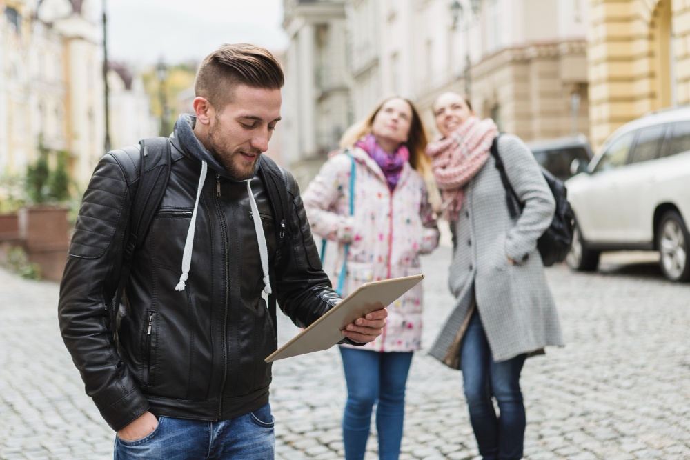 Panduan Menulis CV Menggunakan Templat Estonia