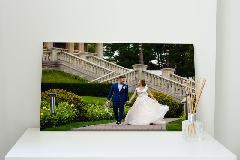 11 Creative Ways on How to Display Wedding Photos