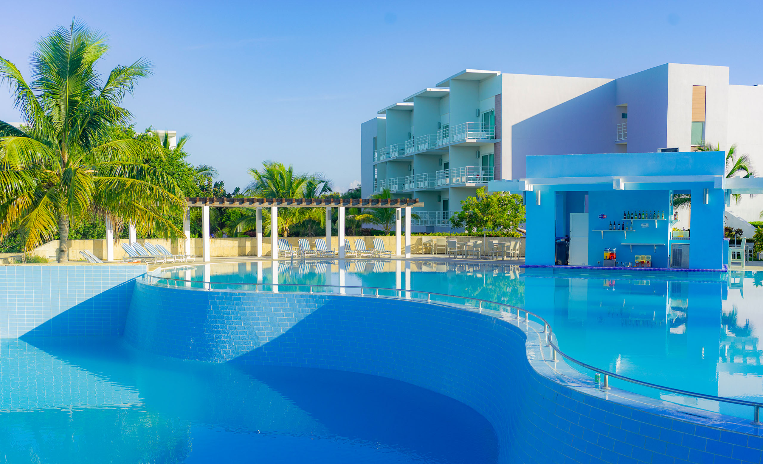 Grand Aston Cayo Las Brujas Beach Resort & Spa | Air Canada Vacations