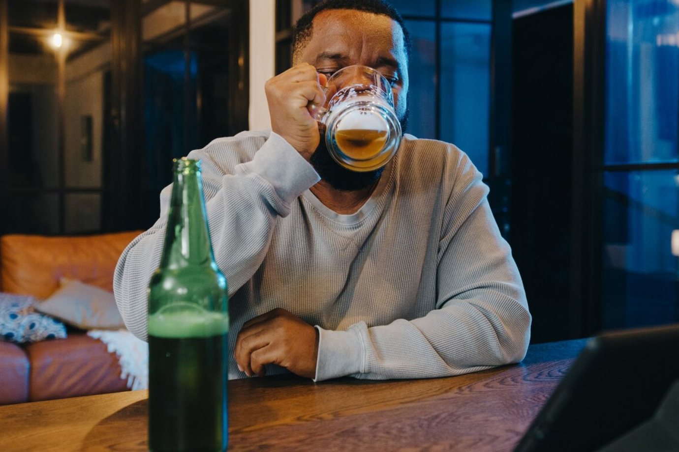 Does Alcohol Make You Sleepy?