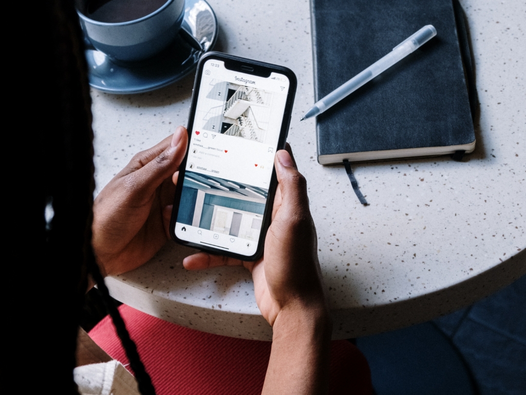 10 Great Tips to Help You Sell Socks Online | Sockrates