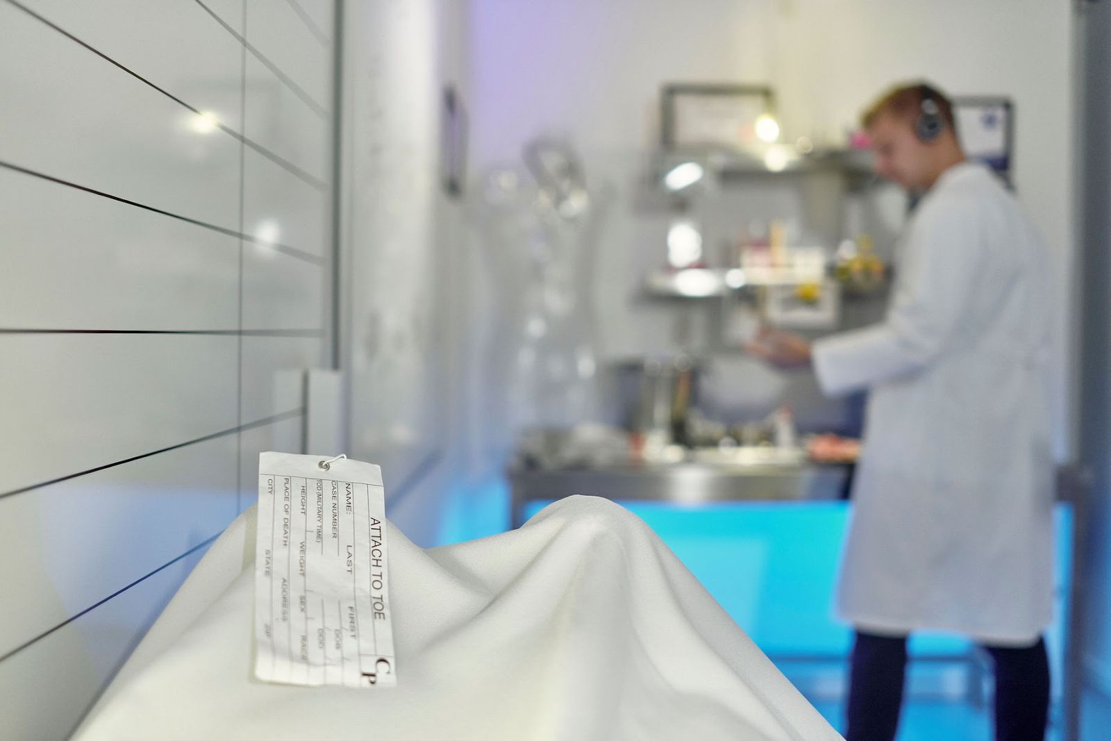 Shadow Hotel - Solve a murder case and practice teamwork! Everything ...