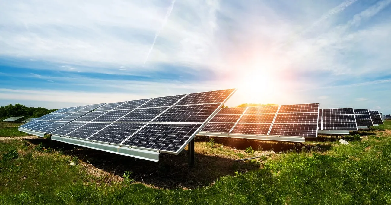 Solar Energy Pros and Cons: A Comprehensive Guide (2024)