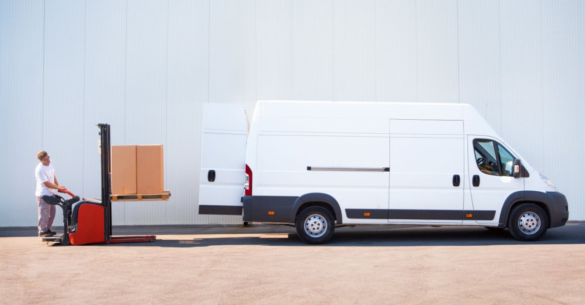The Benefits of Outsourcing Delivery Services — FRAYT
