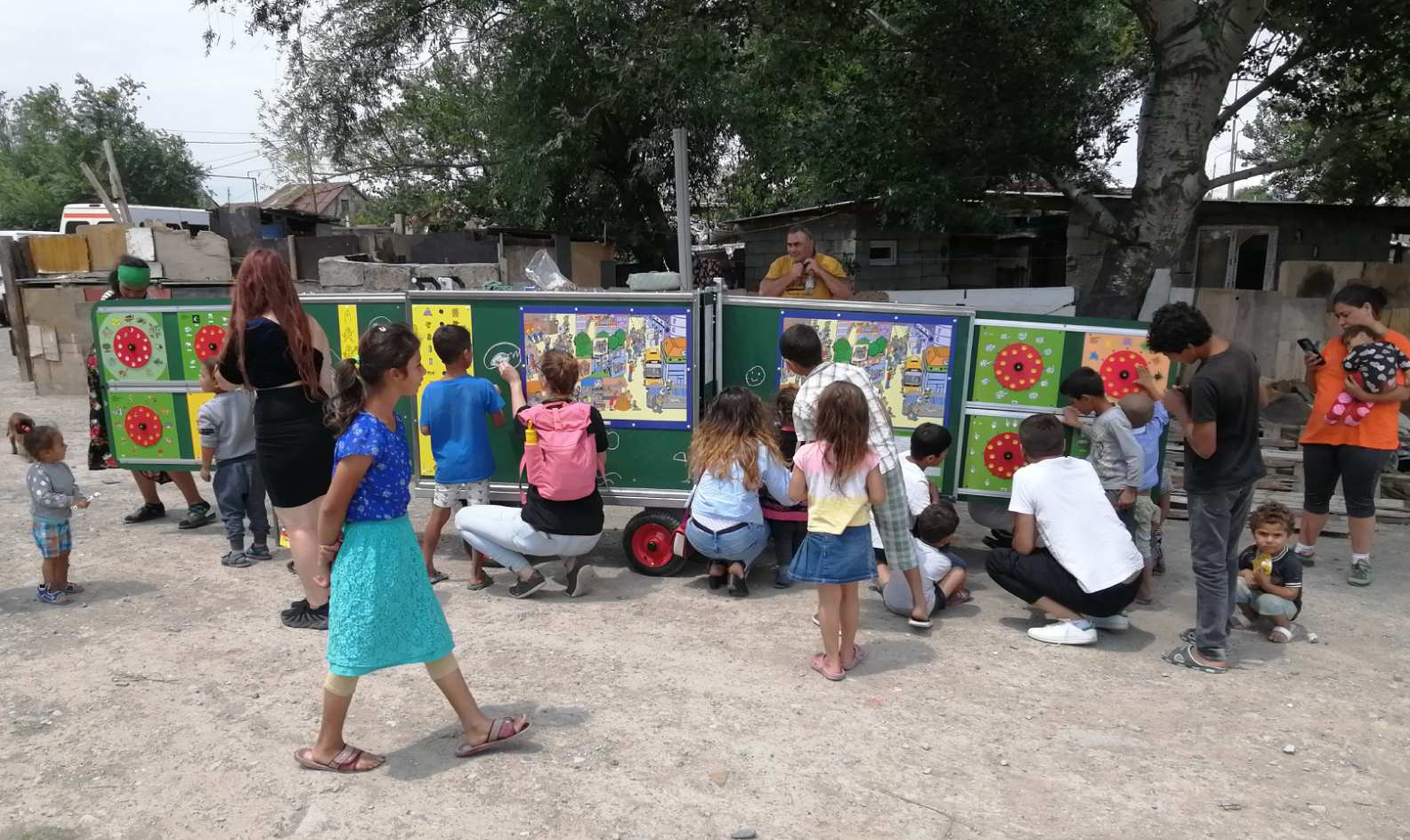 StreetwiZe - In pictures: New mobile school in Georgia