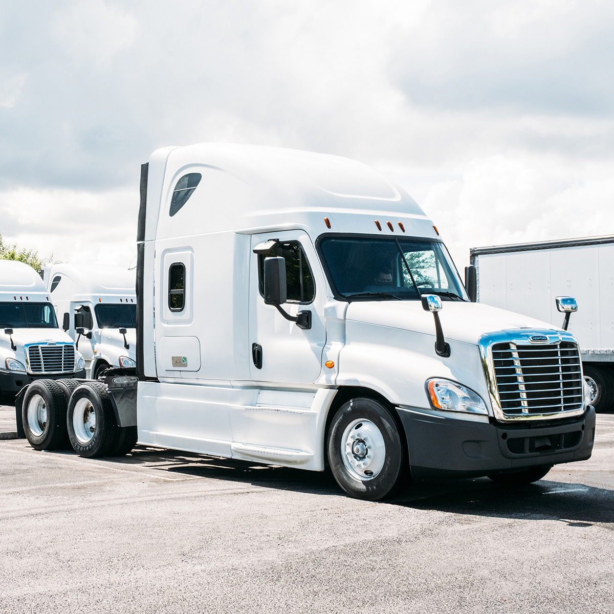 Sleeper Cab Tractor Rentals in Fort Worth, TX | COOP by Ryder