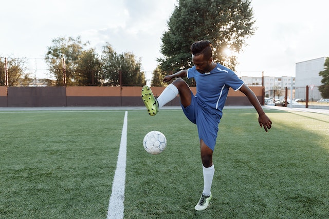 100+ Extracurricular Activities in High School: List + Guide