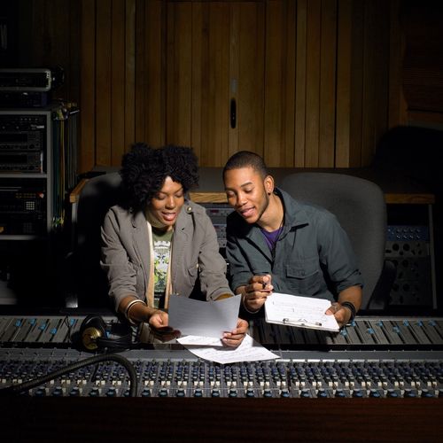 Remote Music Collaboration App. Review and approve all your files in one place - Pibox