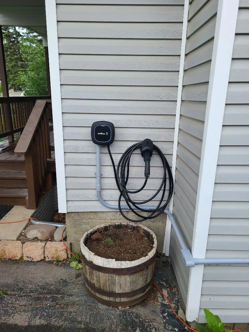 Residential EV Charger Installation | Calgary and Edmonton | Evalence Renewables