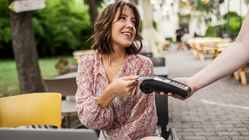 Maximize sales with omnichannel payment solutions