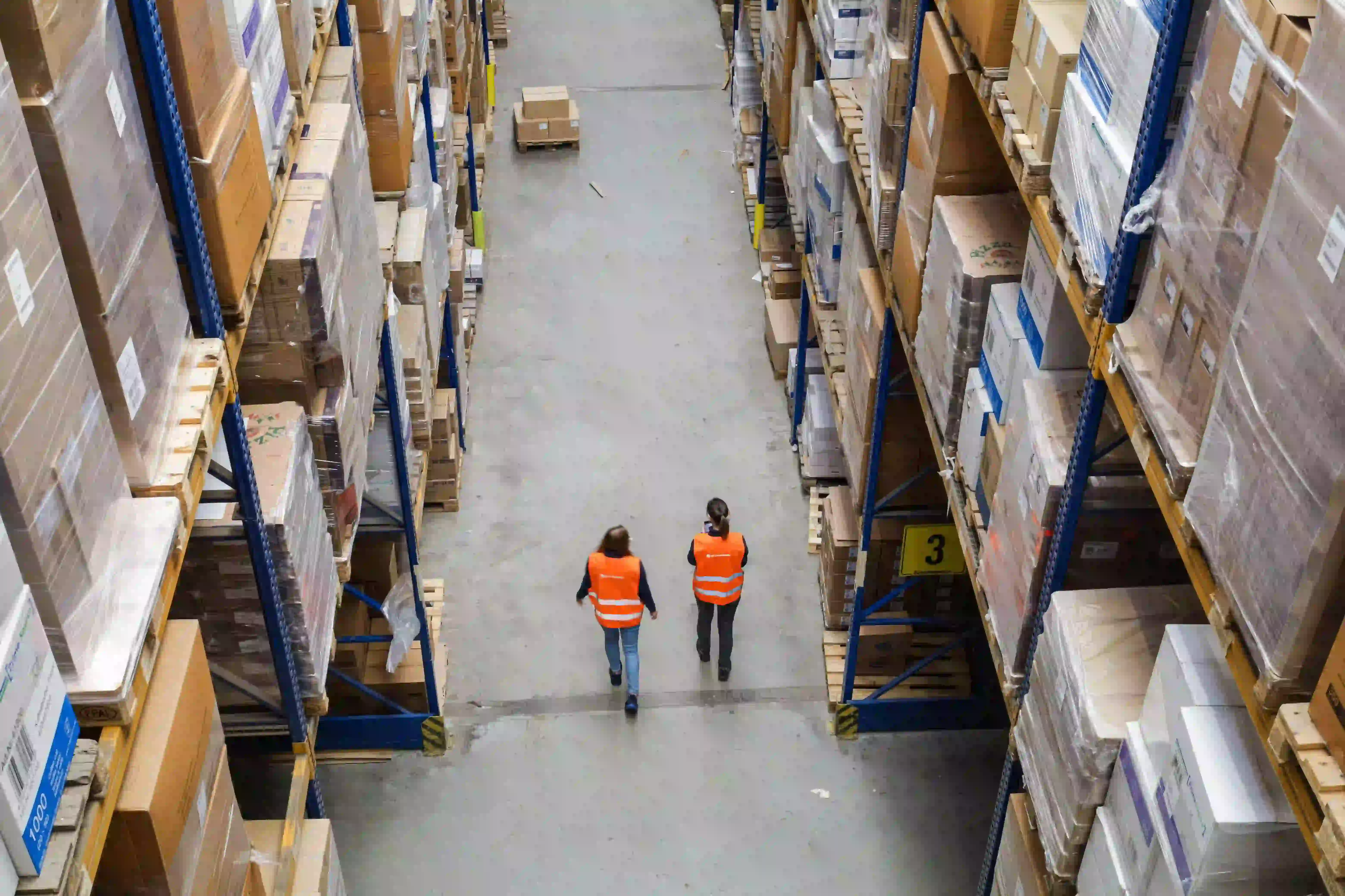 Managing the complexity of warehouse logistics in Italy with innovations