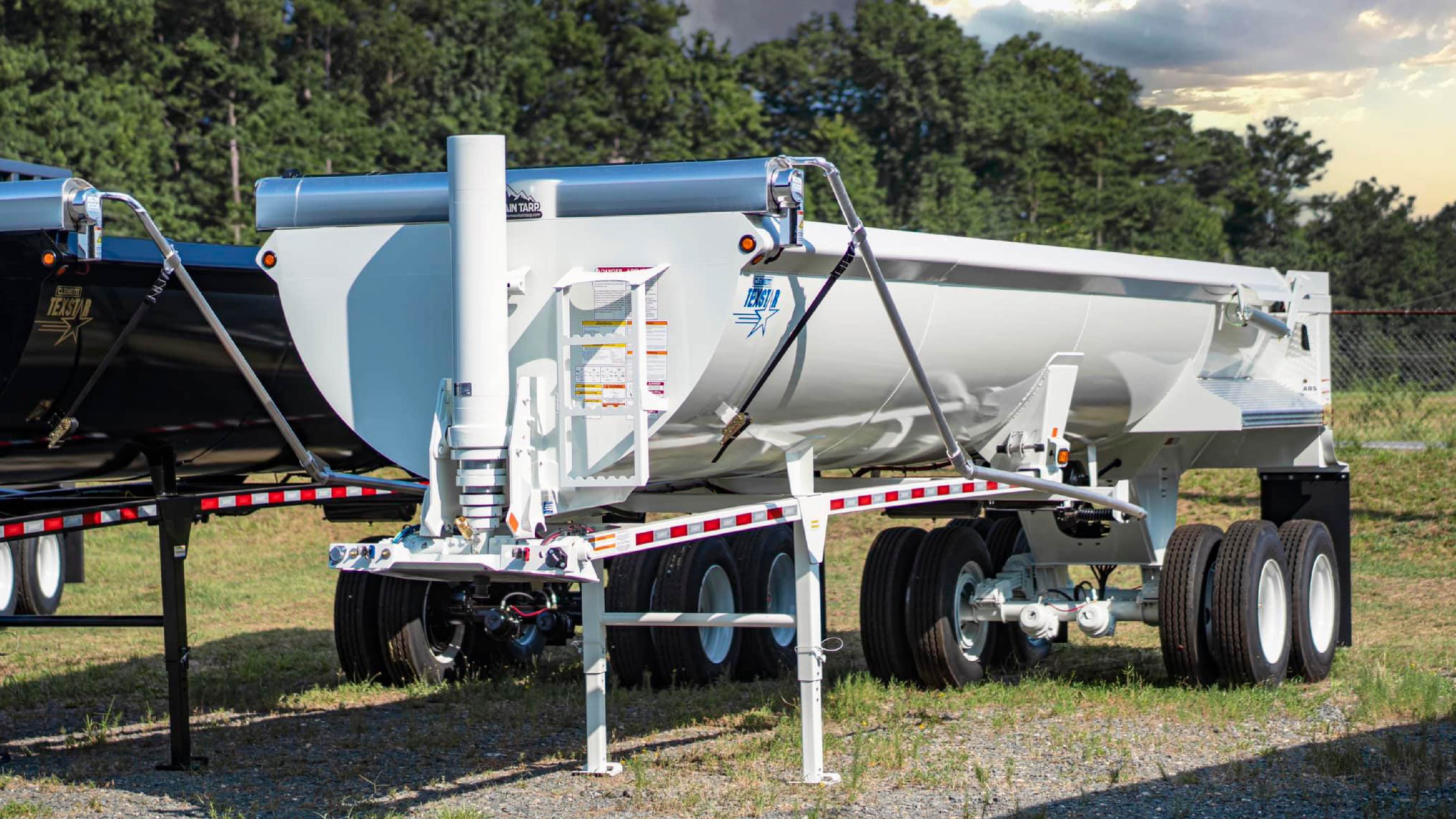 The Clement Texstar Frameless Half Round Rock Trailer