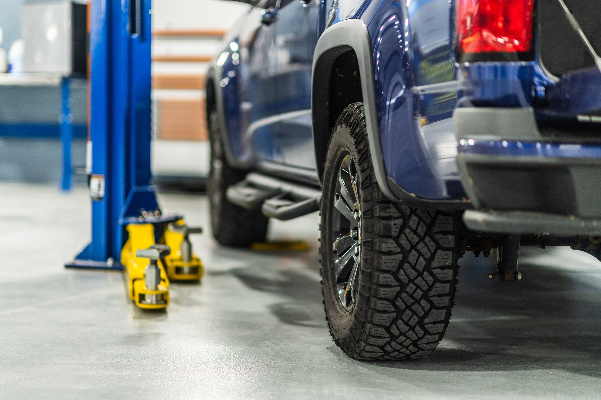 Vehicle Lift Safety Practices & Training | GMG EnviroSafe