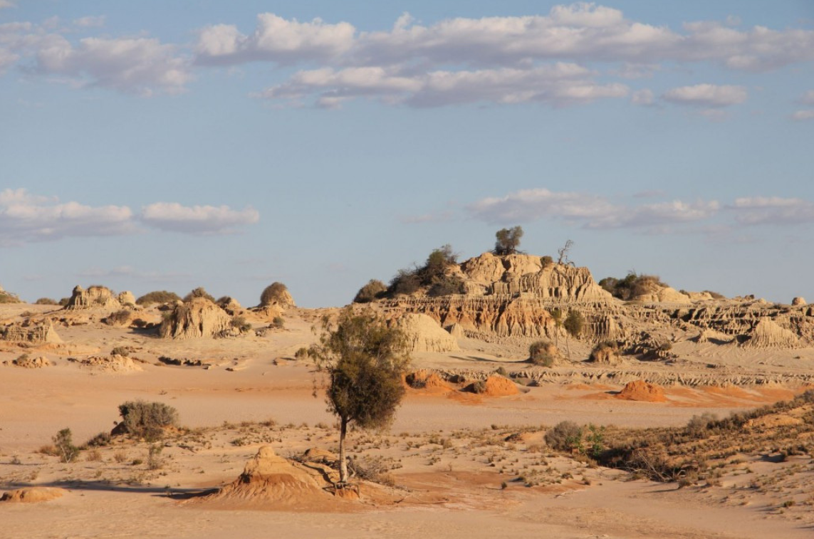 Red Earth - Lake Mungo Destination