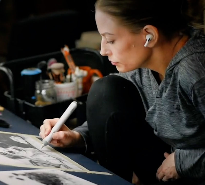 Carissa Olver | Charcoal and Graphite Artist