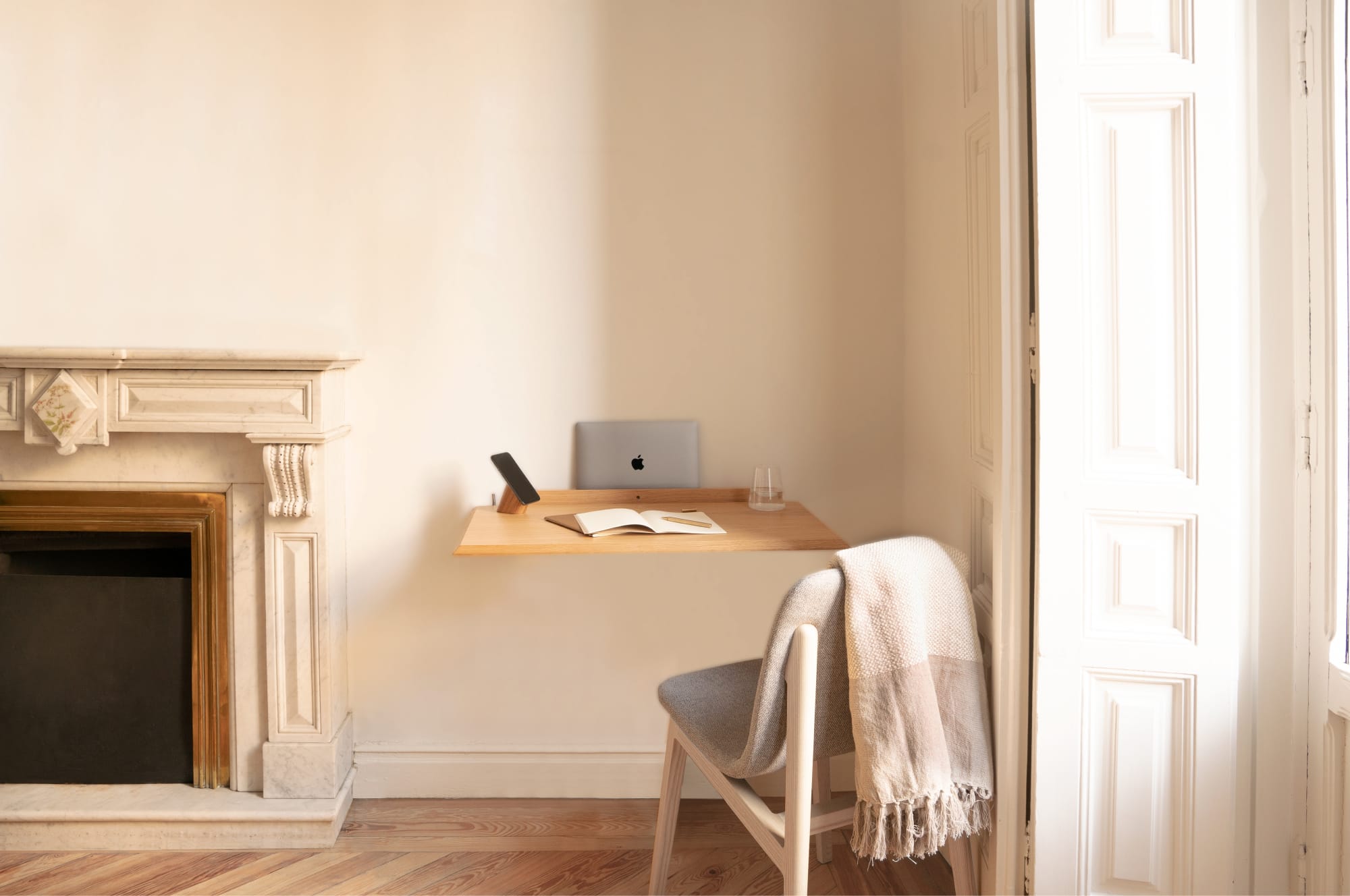 Alada Floating Folding Desk — minimalgoods